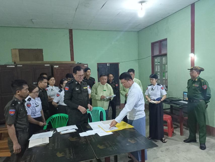ဧရာဝတီတိုင်းဒေသကြီးအစိုးရအဖွဲ့ဝန်ကြီးချုပ် ဦးတင်မောင်ဝင်း ကန်ကြီးထောင့
