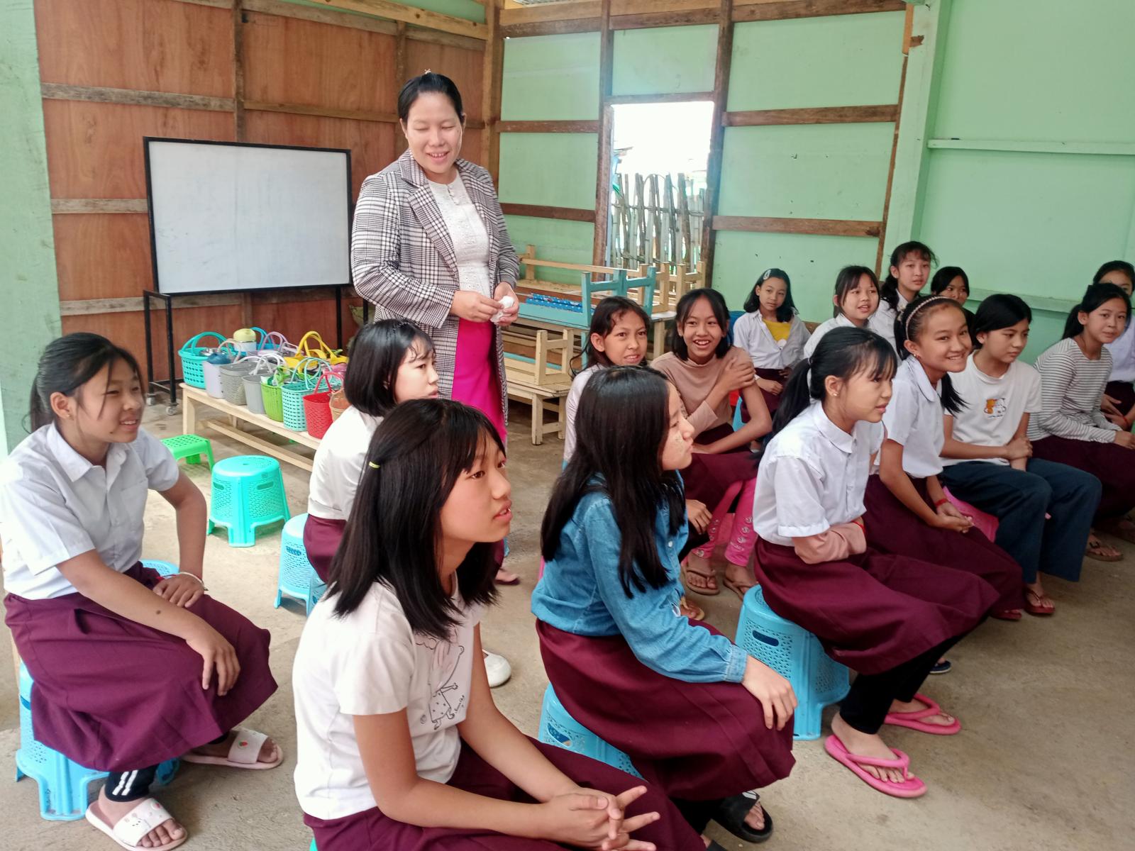 ပင်လုံမြို့၊ ပန်းပျိုးလက်ကိုယ်ပိုင်အလယ်တန်းကျောင်း၌ Hpv သားအိမ်ခေါင