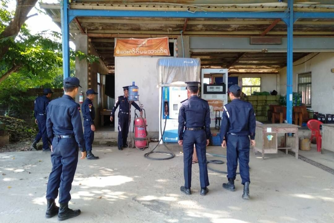 မြောက်ဦးမြို့၌ မီးဘေးအန္တရာယ်ကြိုတင်ကာကွယ်နိုင်ရေးအတွက် စက်သုံးဆီဆိုင်မ