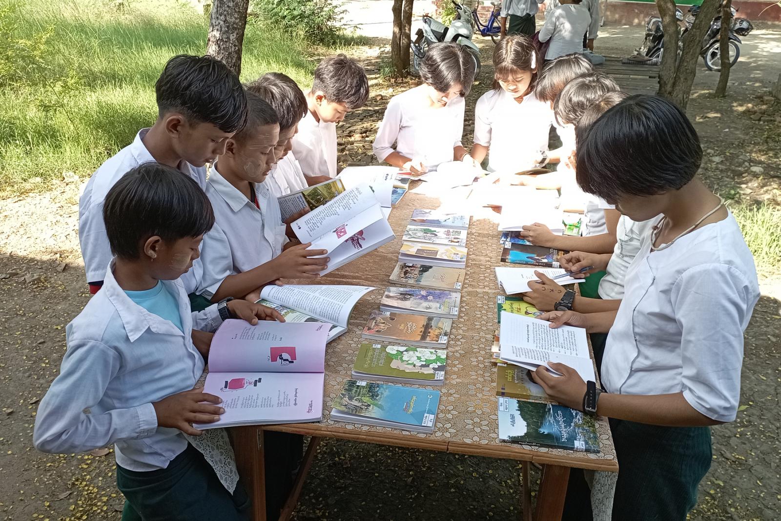 ပျော်ဘွယ်မြို့နယ်၊ အ လ က တလင်းကုန်း တွင် အသိပညာပေးဟောပြောပွဲနှင့