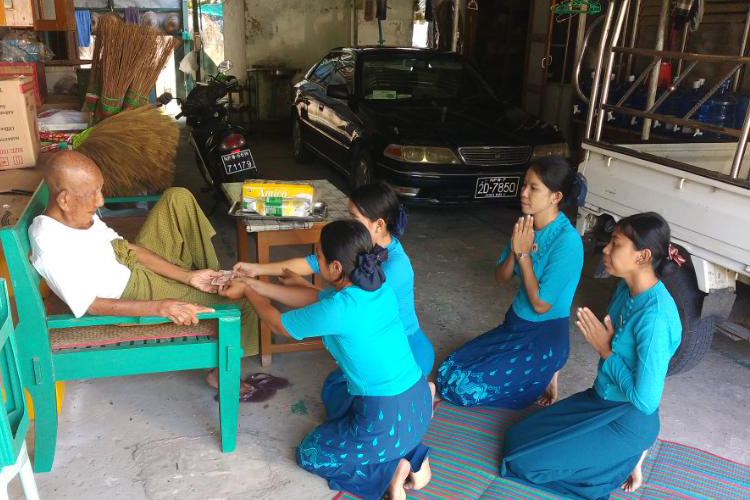 ပုဗ္ဗသီရိမြို့နယ်အတွင်းရှိ အသက် ၈၅ နှစ်အထက် သက်ကြီးဘိုးဘွား ၄၂၇ ဦးအား