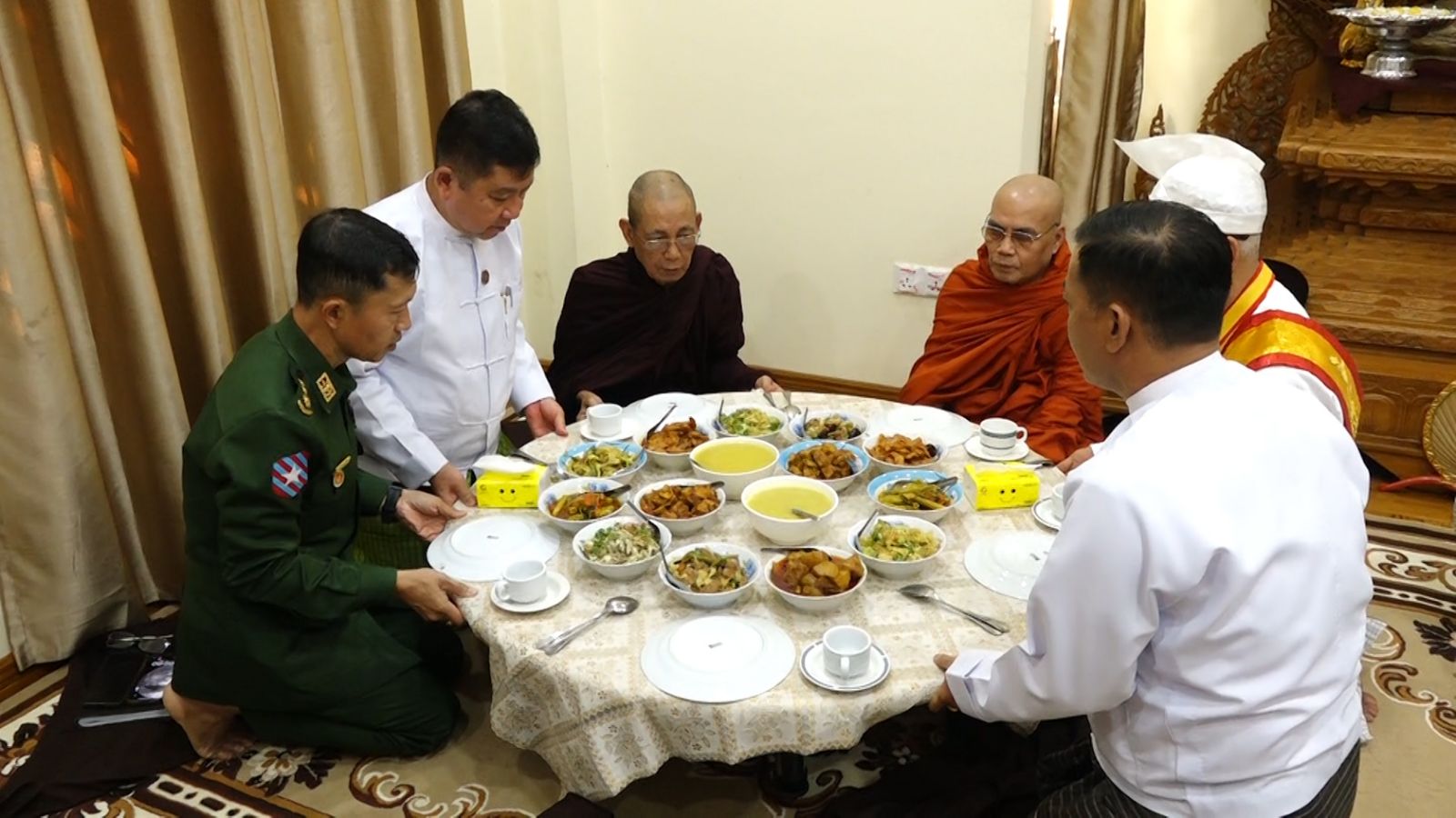 မွန်ပြည်နယ်ဝန်ကြီးချုပ် ဦးအောင်ကြည်သိန်း မော်လမြိုင်မြို့ လေးကျွန