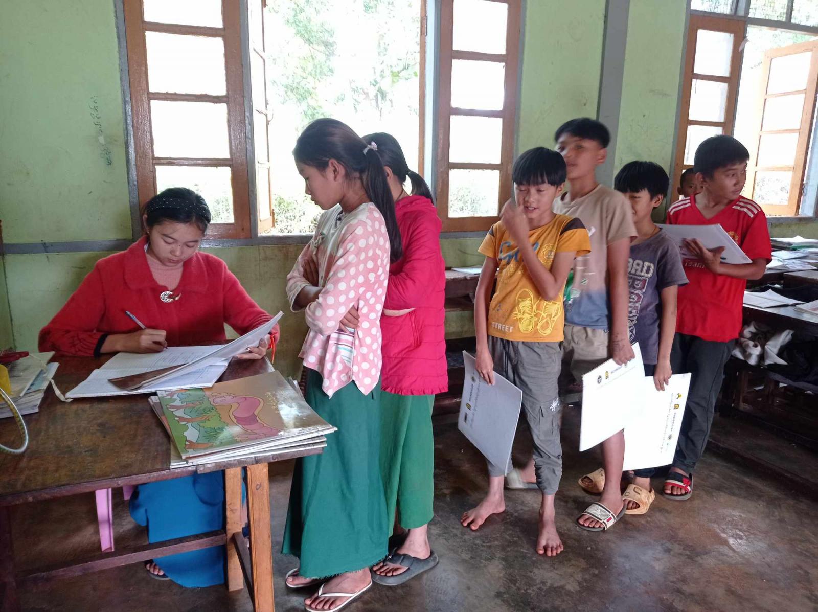 မိုင်းရယ်မြို့နယ် အ ထ က ခွဲ ဟိုယ၌ လူငယ်ရေးရာအသိပညာပေးဟောပြောပွဲ ကျင်းပ
