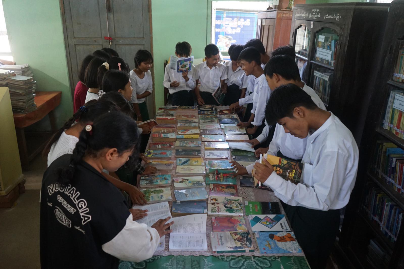၁၀၃ နှစ်မြောက် အမျိုးသားအောင်ပွဲနေ့အထိမ်းအမှတ် ဟောပြောပွဲ၊ နံရံကပ