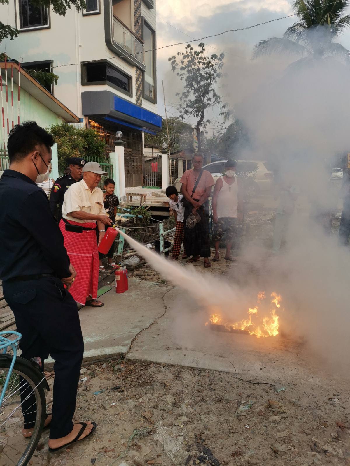 ဒဂုံမြို့သစ် မြောက်ပိုင်း မြို့နယ် ၅၀ ဈေးတွင် မီးဘေးအန္တရာယ်ကြိုတင