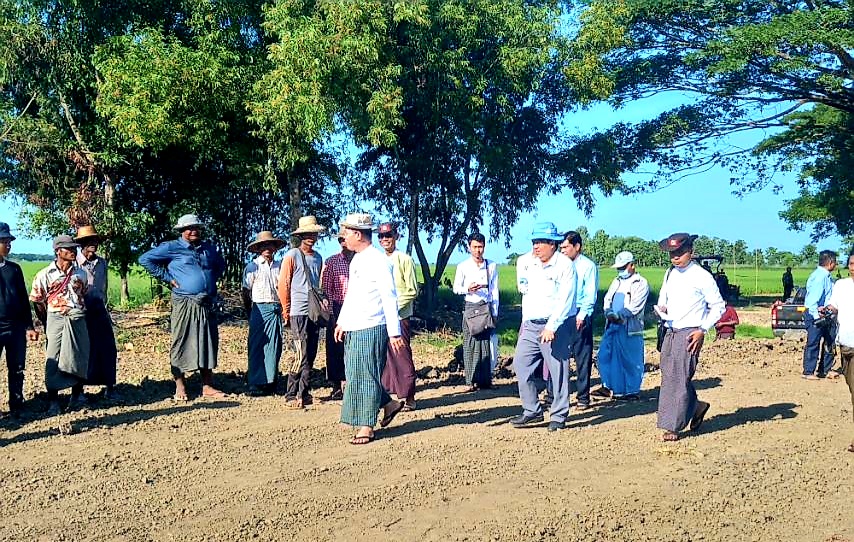 ဧရာဝတီတိုင်းဒေသကြီးအစိုးရအဖွဲ့ ဝန်ကြီးချုပ် ဦးတင်မောင်ဝင်း အမှတ် ၁၂ ၁၃