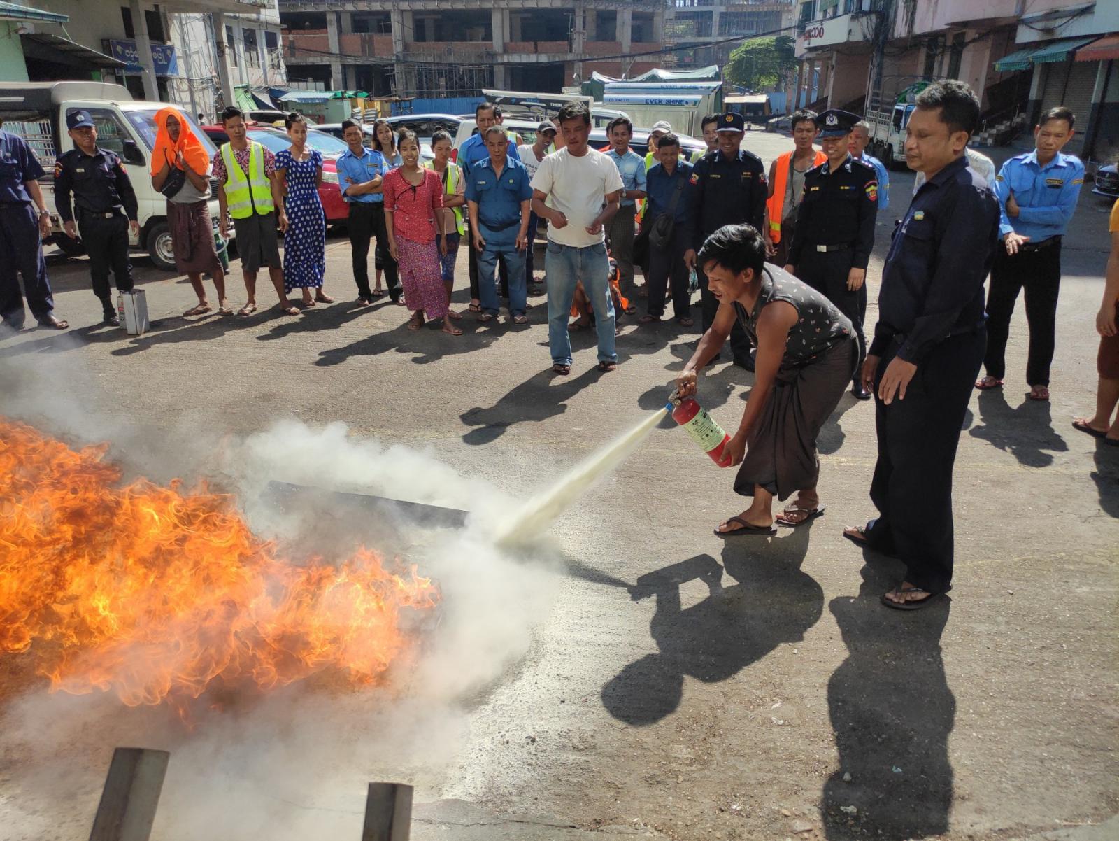 မင်္ဂလာတောင်ညွန့်မြို့နယ် စျေးများ၌ မီးဘေးကြိုတင်ကာကွယ်ရေးဆိုင်ရာ