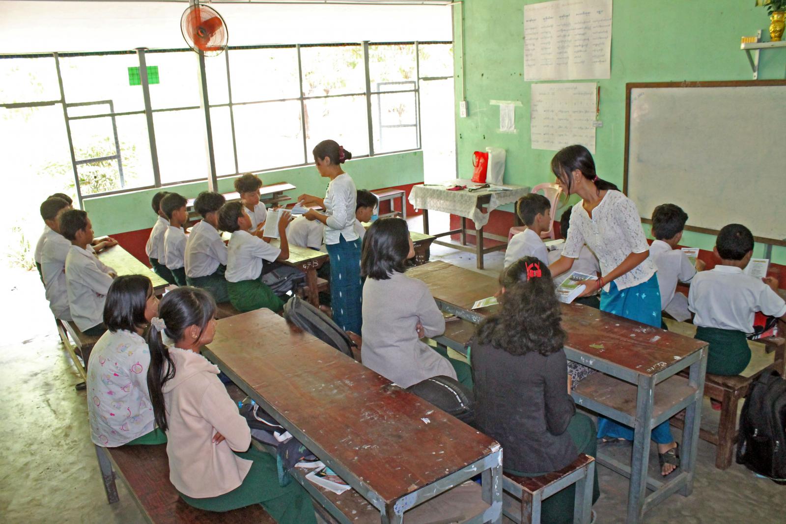 ကျောင်းသား၊ ကျောင်းသူလေးများအား ၁၀၃ နှစ်မြောက် အမျိုးသားအောင်ပ