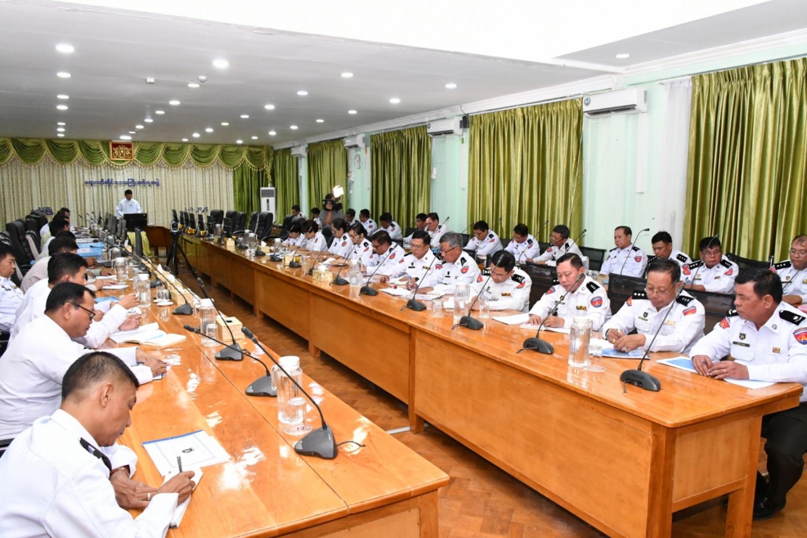 တိုင်းဒေသကြီး သန်းခေါင်စာရင်း ကြီးကြပ်မှုကော်မတီနှင့် တိုင်းဒေသကြီး မ