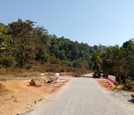 လိပ်သိုမြို့ လမ်းဦးစီးဌာနမှ သံမိုးတောင် ပိန်းသီလာလမ်းပိုင်းတွင် ပြုပြင