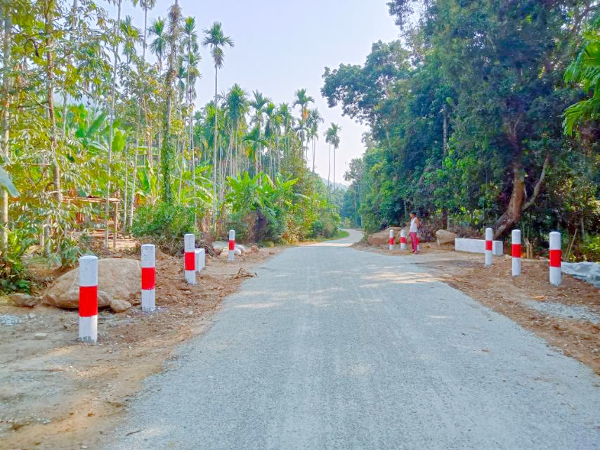လိပ်သိုမြို့ လမ်းဦးစီးဌာနမှ သံမိုးတောင် ပိန်းသီလာလမ်းပိုင်းတွင် ပြုပြင