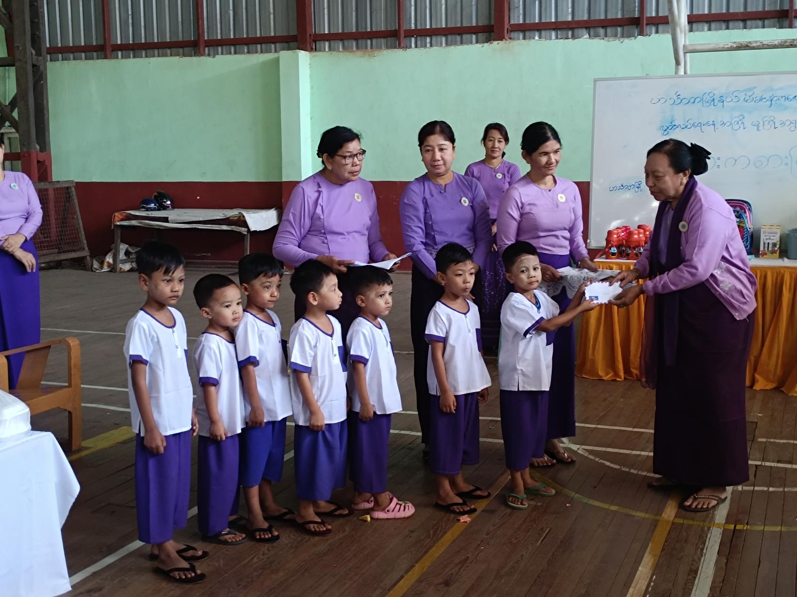 ဟင်္သာတမြို့နယ်၌ ၇၆ နှစ်မြောက် လွတ်လပ်ရေးနေ့အကြို မူကြိုကလေးများ