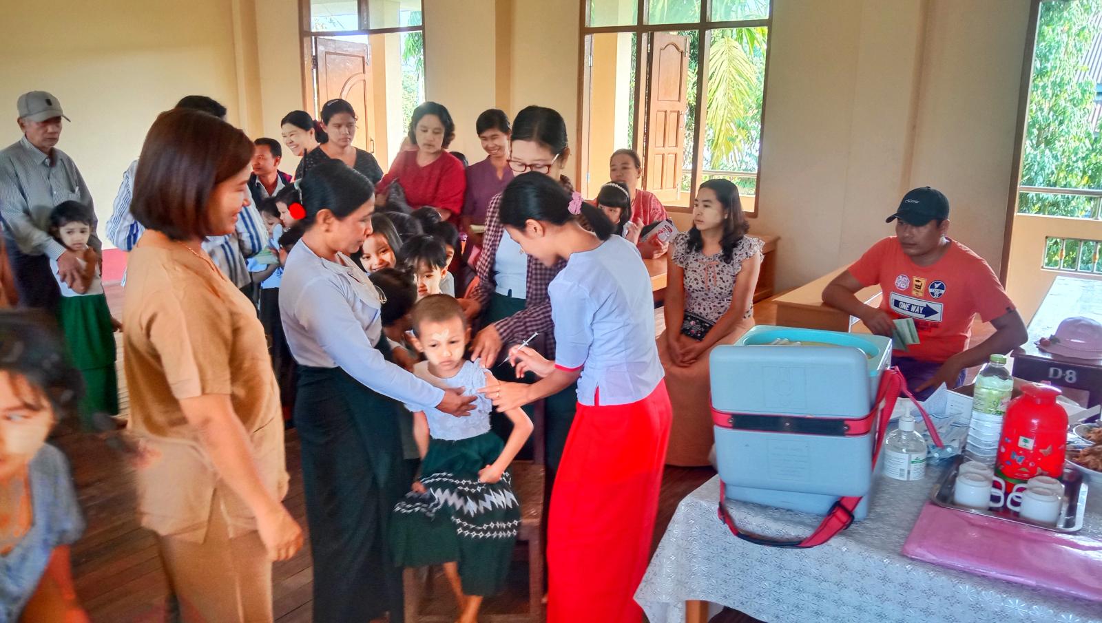 ဝေါမြို့ အ ထ ကကျောင်း၌ အသက် ၇ နှစ်အောက် Kg ကလေးငယ်များ ကျောင်းအခြေပ