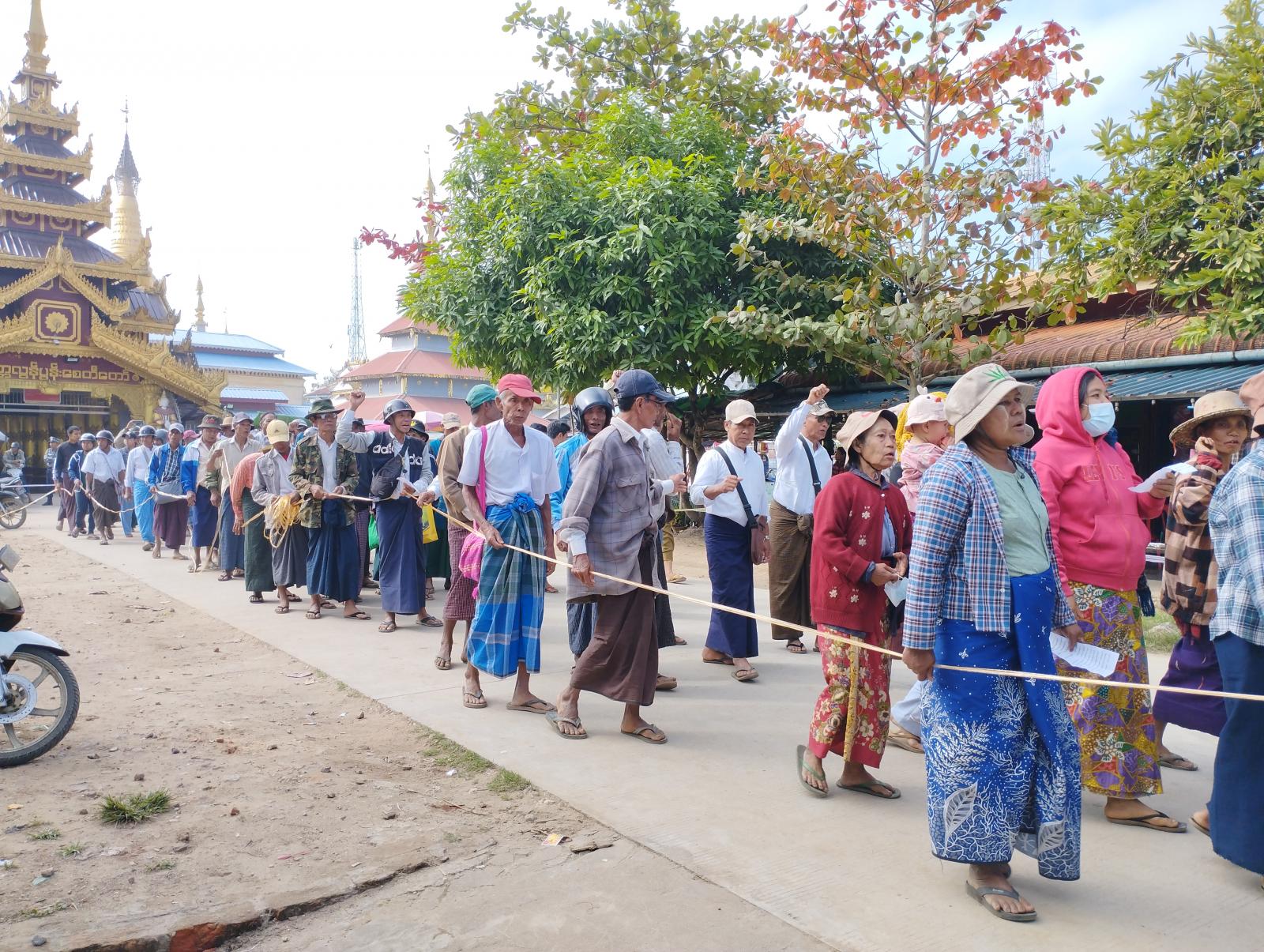 ဗုဒ္ဓဘာသာဝင်များ အထွတ်အမြတ်ထားရာ စေတီပုထိုးများ၊ ဗုဒ္ဓဆင်းတုတော်များအား