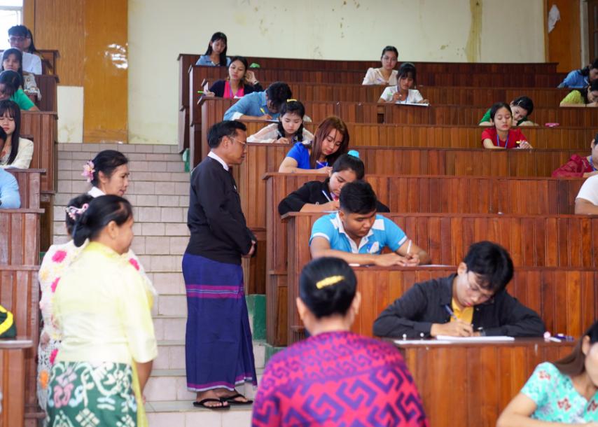 ဘားအံတက္ကသိုလ်၌ ၇၇ နှစ်မြောက် ပြည်ထောင်စုနေ့အထိမ်းအမှတ် စာစီစာကုံးနှင့