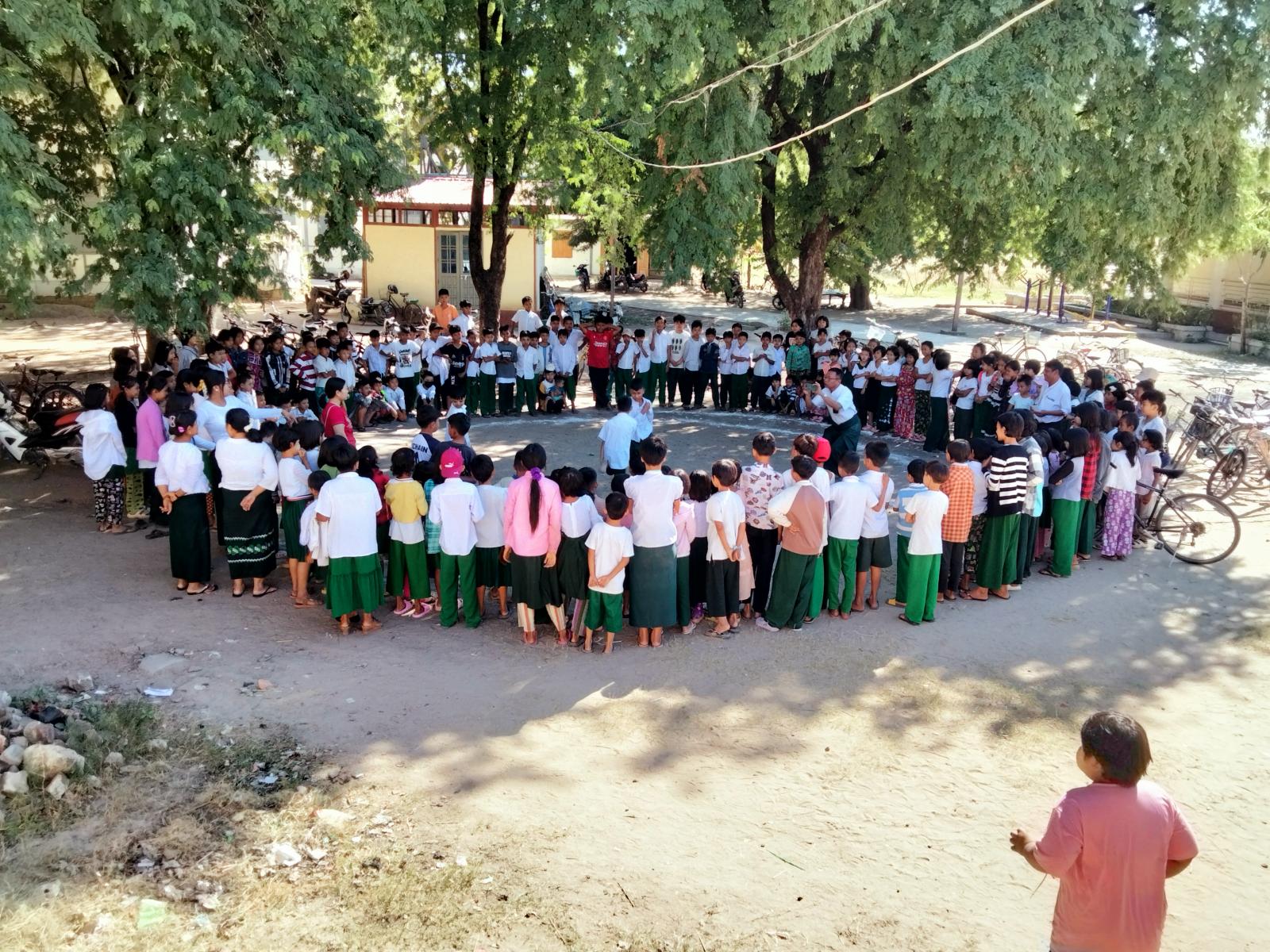 နတ်မောက်မြို့၌ အမှတ် ၁ အခြေခံပညာအထက်တန်းကျောင်းတွင် အားကစားပြိုင်ပွဲမ