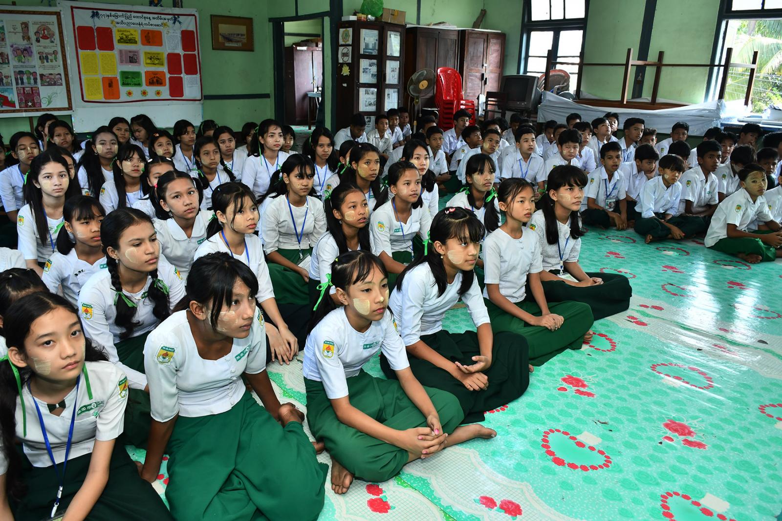 ၇၇ နှစ်မြောက် ပြည်ထောင်စုနေ့အထိမ်းအမှတ် ဟောပြောပွဲနှင့် ကျပန်းစကားပ