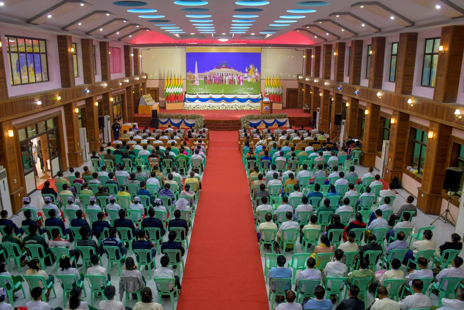 နိုင်ငံတော်စီမံအုပ်ချုပ်ရေးကောင်စီအဖွဲ့ဝင် ဒေါက်တာဘရွှေ စစ်တွေမြို့၌ က