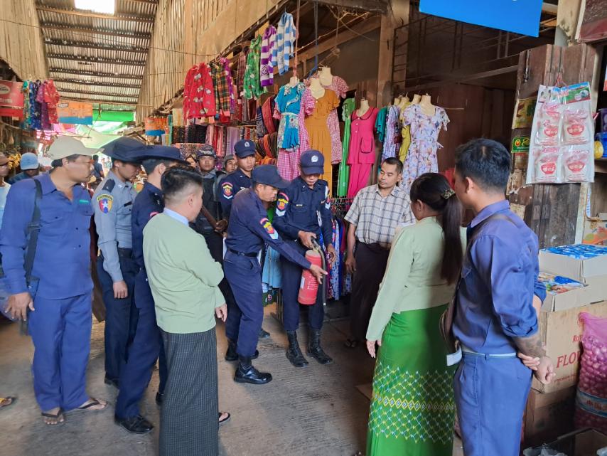 မင်းလှမြို့မဈေးအတွင်း မီးဘေးကြိုတင်ကာကွယ်ရေးကြည့် ရှုစစ်ဆေး