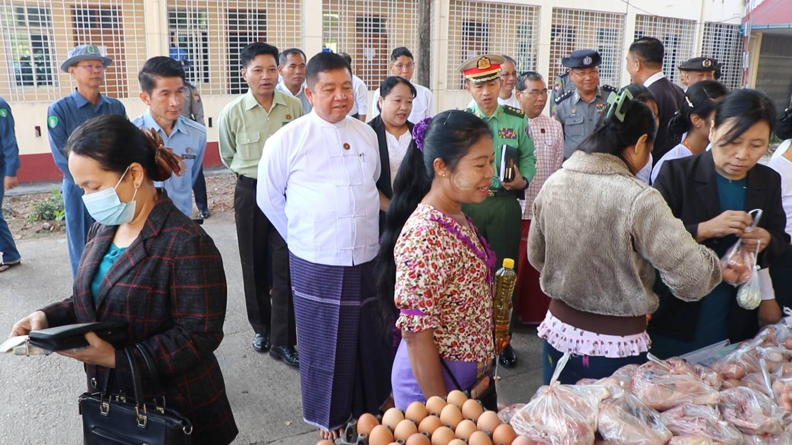 မွန်ပြည်နယ်ဝန်ကြီးချုပ် ဦးအောင်ကြည်သိန်း မော်လမြိုင်ပညာရေးဒီဂရီကောလိပ
