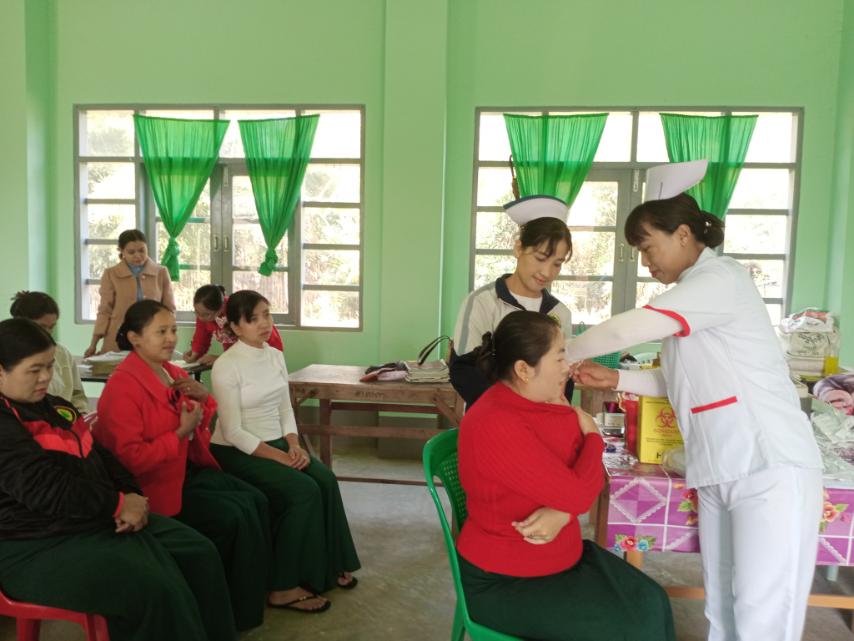 အ ထ က မိုင်းနောင်ကျောင်းတွင် ကိုဗစ် ၁၉ ရောဂါ ကာကွယ်ဆေး ထပ်ဆောင်းထိုးန