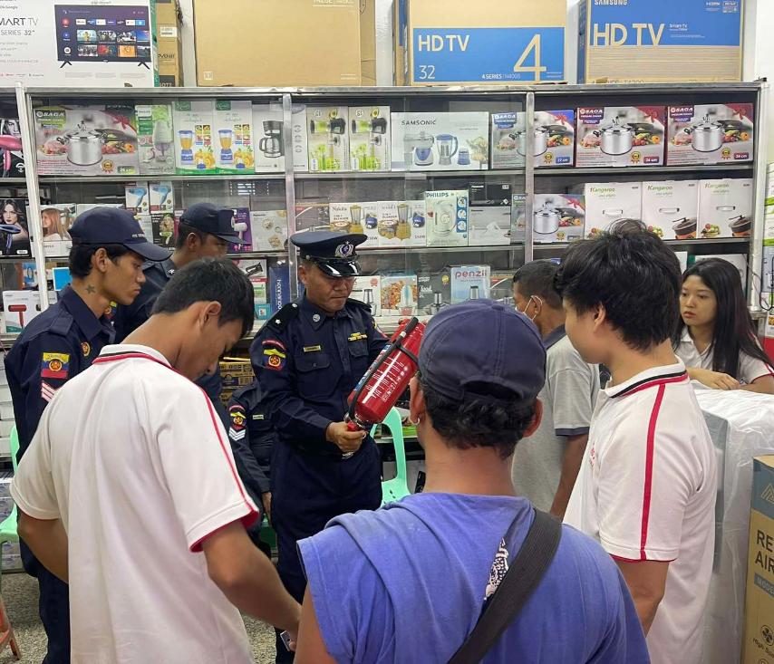 လသာမြို့နယ်မီးသတ်ဦးစီးဌာနမှ မြို့ ပေါ်ရပ်ကွက်များသို့ မီး ဘေးအန္တရာယ်က