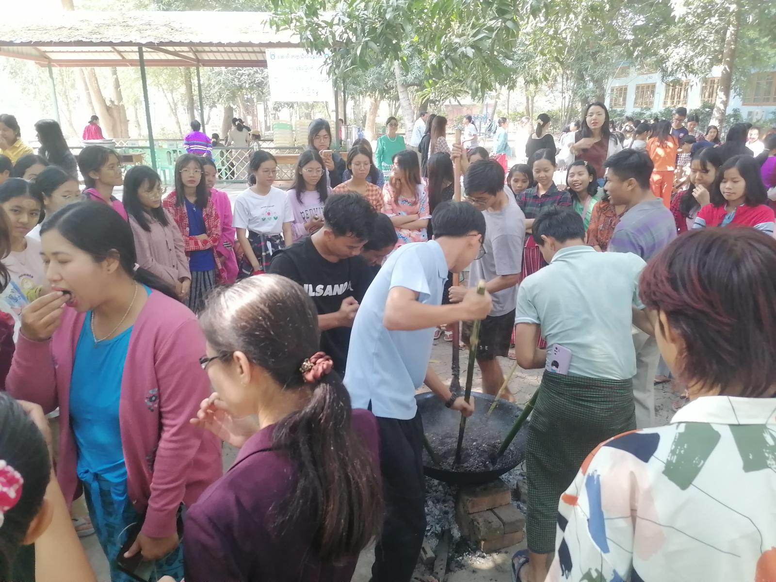၇၇ နှစ်မြောက် ပြည်ထောင်စုနေ့ကို ကြိုဆိုဂုဏ်ပြုသောအားဖြင့် ဆေးဝ
