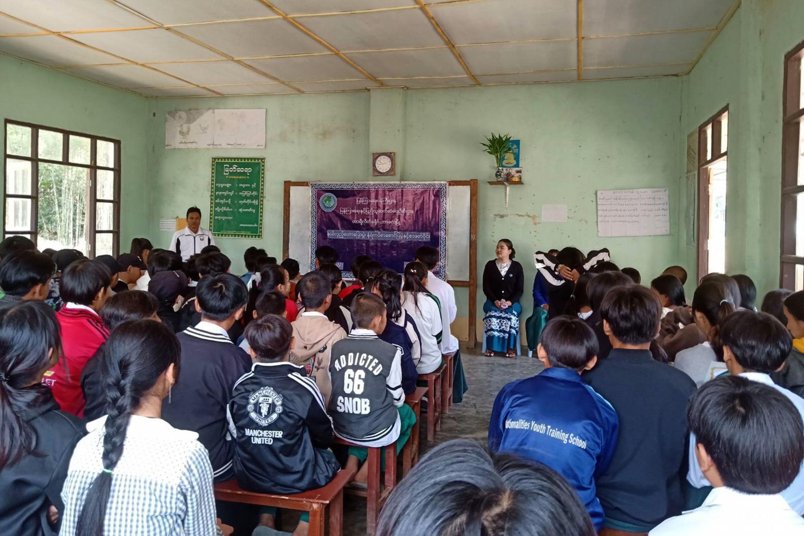 တာလေမြို့၊ အခြေခံပညာအလယ်တန်းကျောင်း ပါလိုင် ၌ ၇၇ နှစ်မြောက် ပြည်ထောင