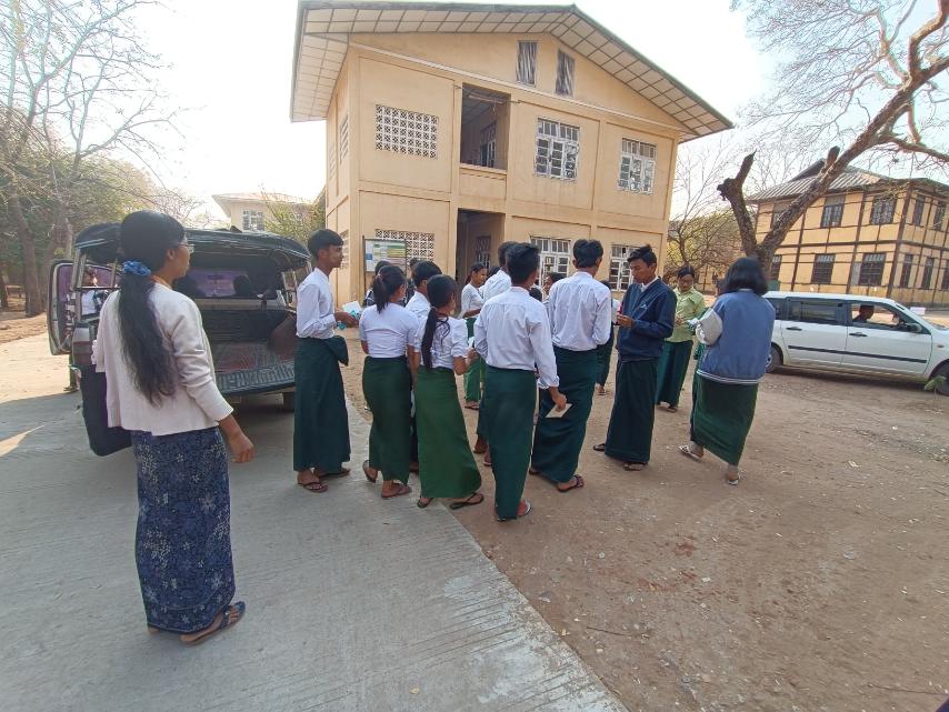 တောင်သာမြို့နယ်တွင် တက္ကသိုလ်ဝင်စာမေးပွဲ မြန်မာစာဘာသာရပ်ကို စတင်ဖြေဆို Information And Public