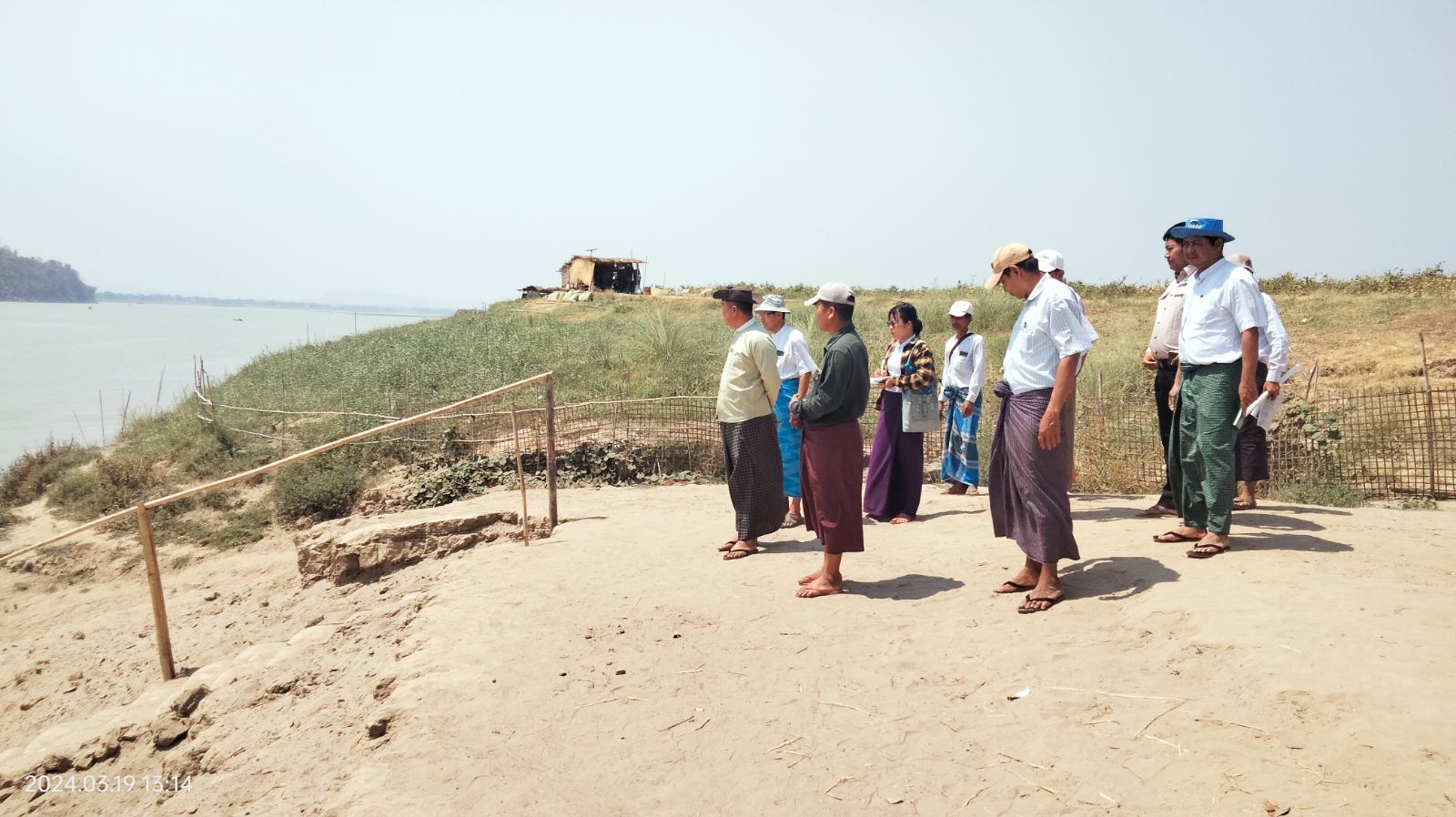 ရွှေတောင်မြို့နယ်အတွင်း လမ်းအဆင့်မြင့်တင်ရန် မြေပြင်ကွင်းဆင်းတိုင်းတာခ