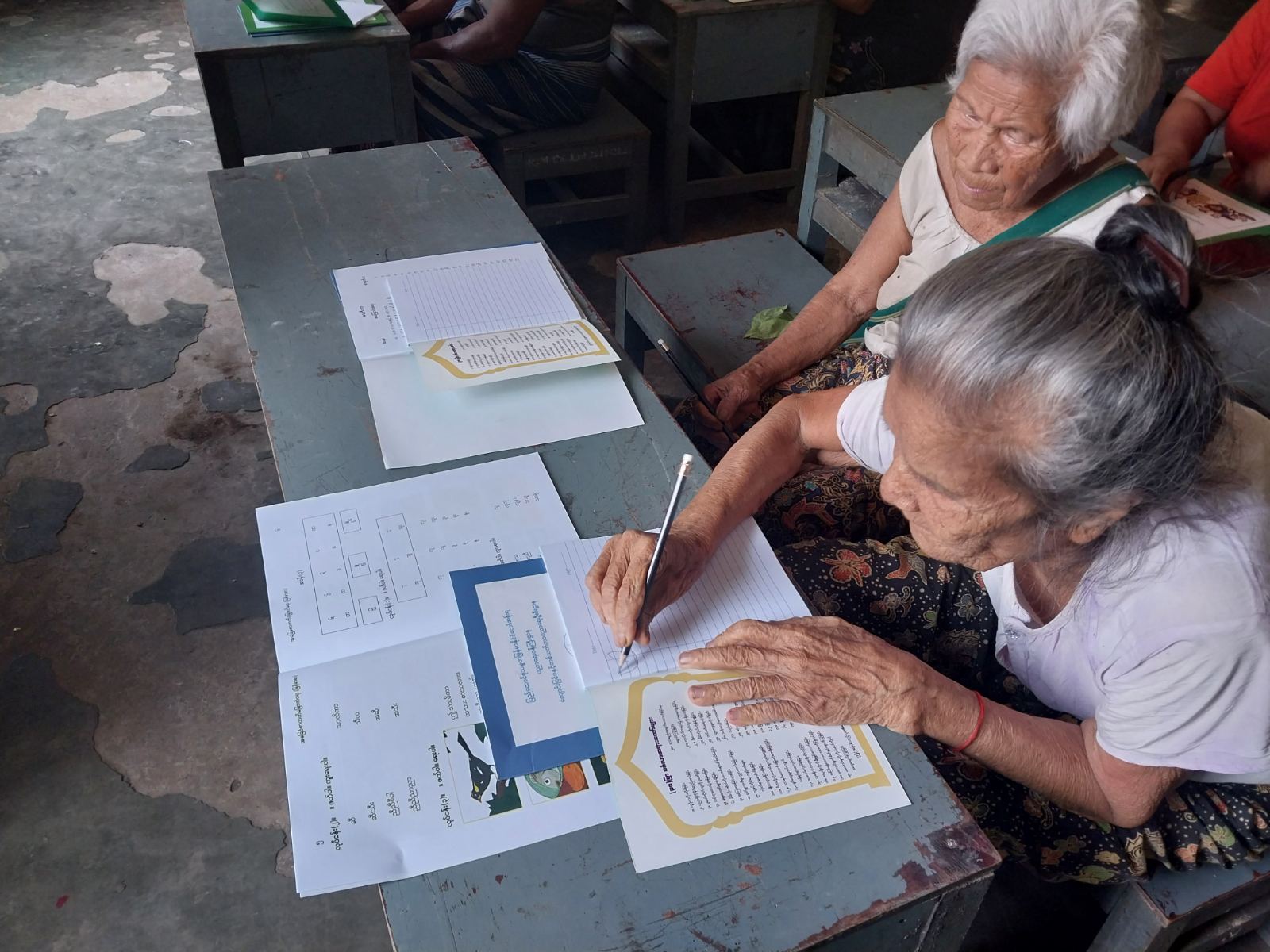 သထုံမြို့နယ်အတွင်း အခြေခံစာတတ်မြောက်ရေးအတွက် စာသင်သား ၈၀၄ ဦးတို့အား