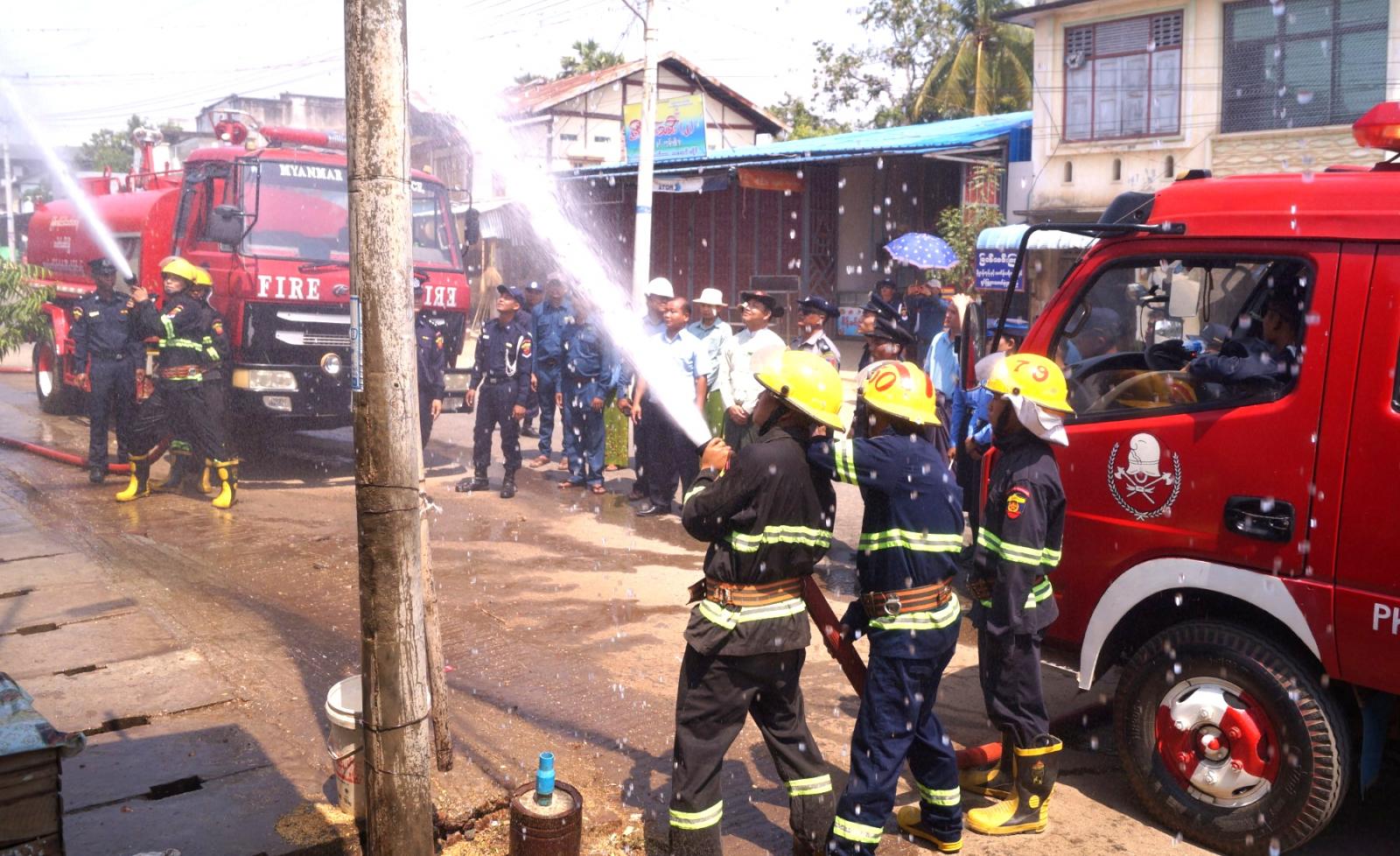 ပေါက်ခေါင်းမြို့ စည်ပင်သာယာမြို့မဈေးကြီး မီးငြှိမ်းသတ်နည်းလက်တွေ့သရုပ်ပြ Information And