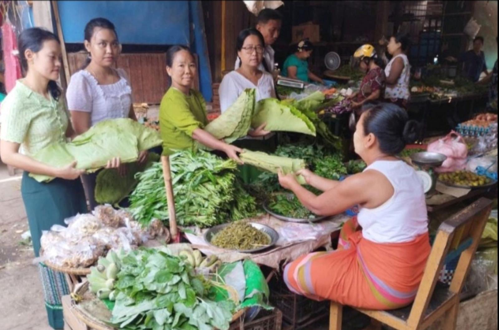 သရက်မြို့၌ ပလတ်စတစ်သုံးစွဲမှု လျှော့ချရေး အင်ဖက်များအခမဲ့ဖြန့်ဝေခြင်းနှင့် အသိပညာပေးလုပ်ငန်းများ