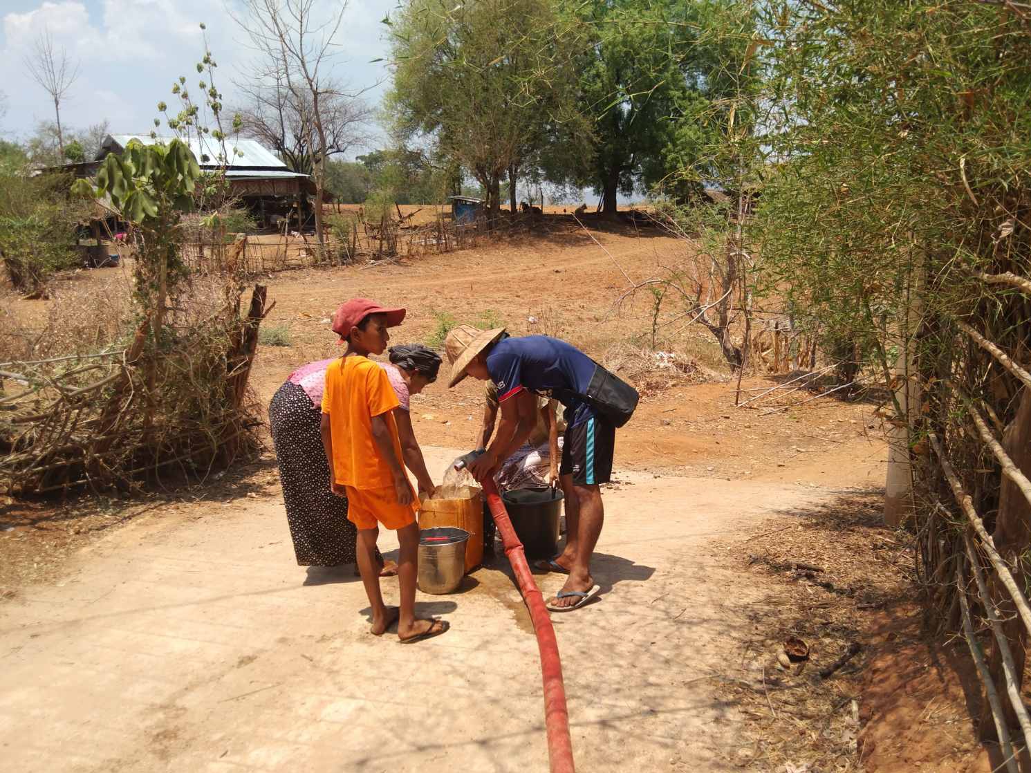 ဆင်ပေါင်ဝဲမြို့နယ်၌ နွေရာသီသောက်သုံးရေအခက်အခဲရှိသည့် ကျေးရွာ ၂ ရွာအား
