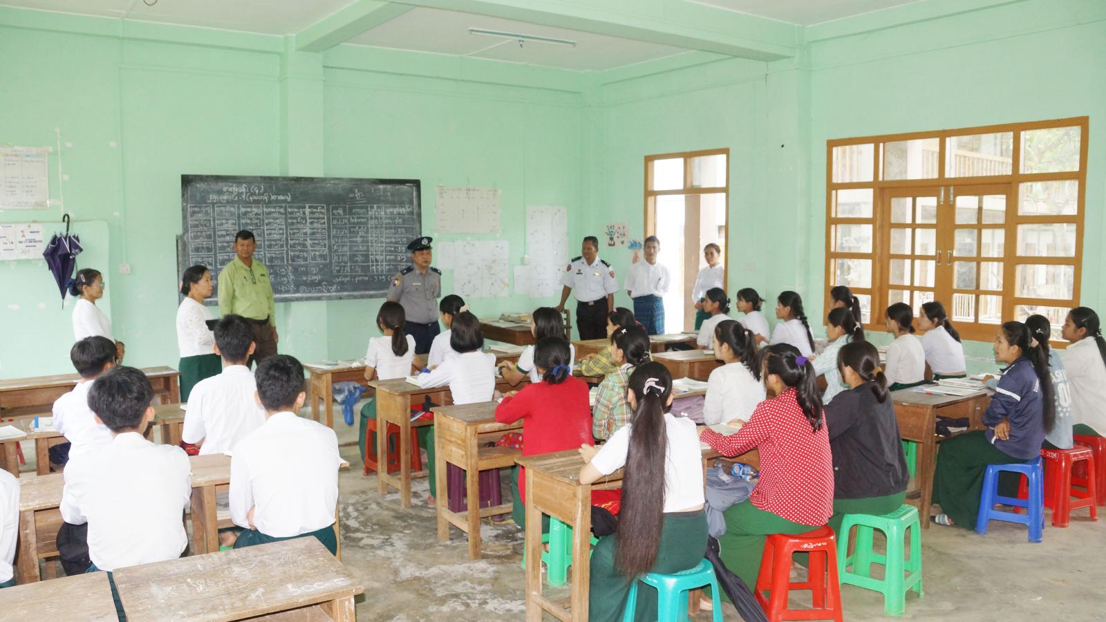 ဘုတ်ပြင်းမြို့နယ် အထွေထွေအုပ်ချုပ်ရေးဦးစီးဌာန၊ ဝန်ထမ်းနှင့်ဝန်ထမ