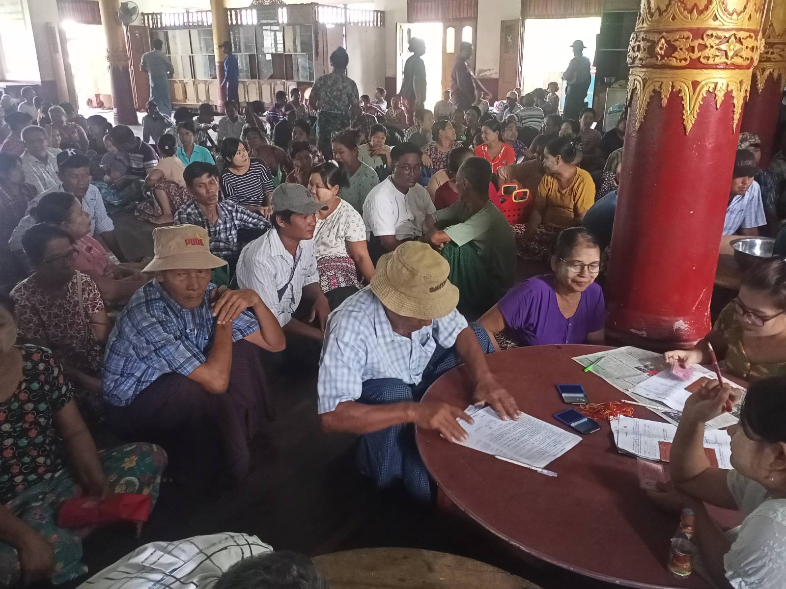 ဒိုက်ဦးမြို့နယ်၌ တောင်သူများအားမိုးရာသီစိုက်ပျိုးစရိတ်ချေးငွေများ ထုတ်ခ