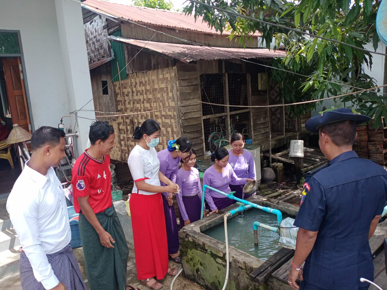 ငါးသိုင်းချောင်းမြို့တွင် သွေးလွန်တုပ်ကွေးရောဂါကာကွယ်ရေးအတွက် ဖုံး၊ သွန