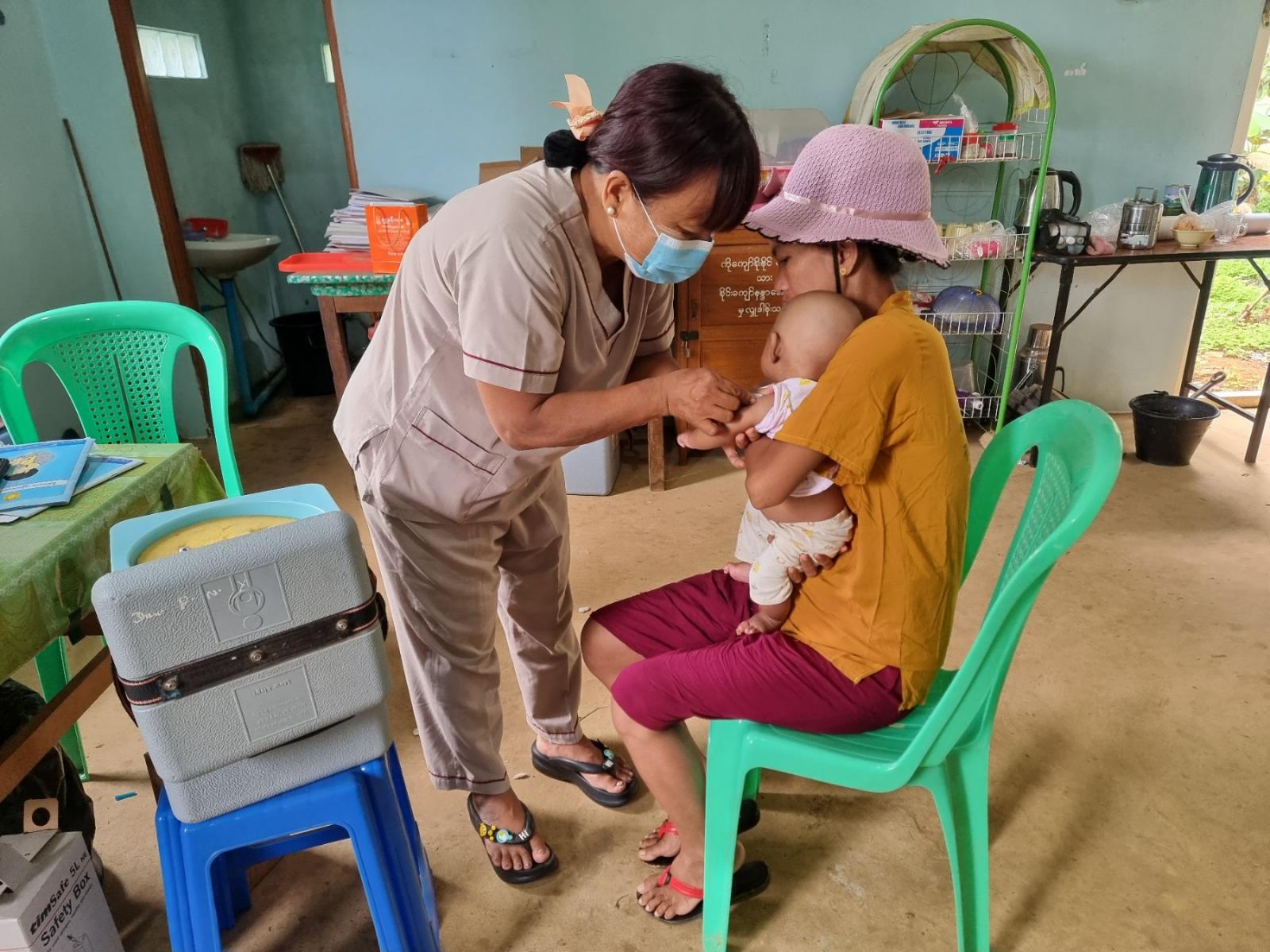 နောင်ချိုမြို့နယ်တွင် အသက် ၂ နှစ်အောက် ကလေးငယ်များအား ပုံမှန်ကာကွယ်ဆေး