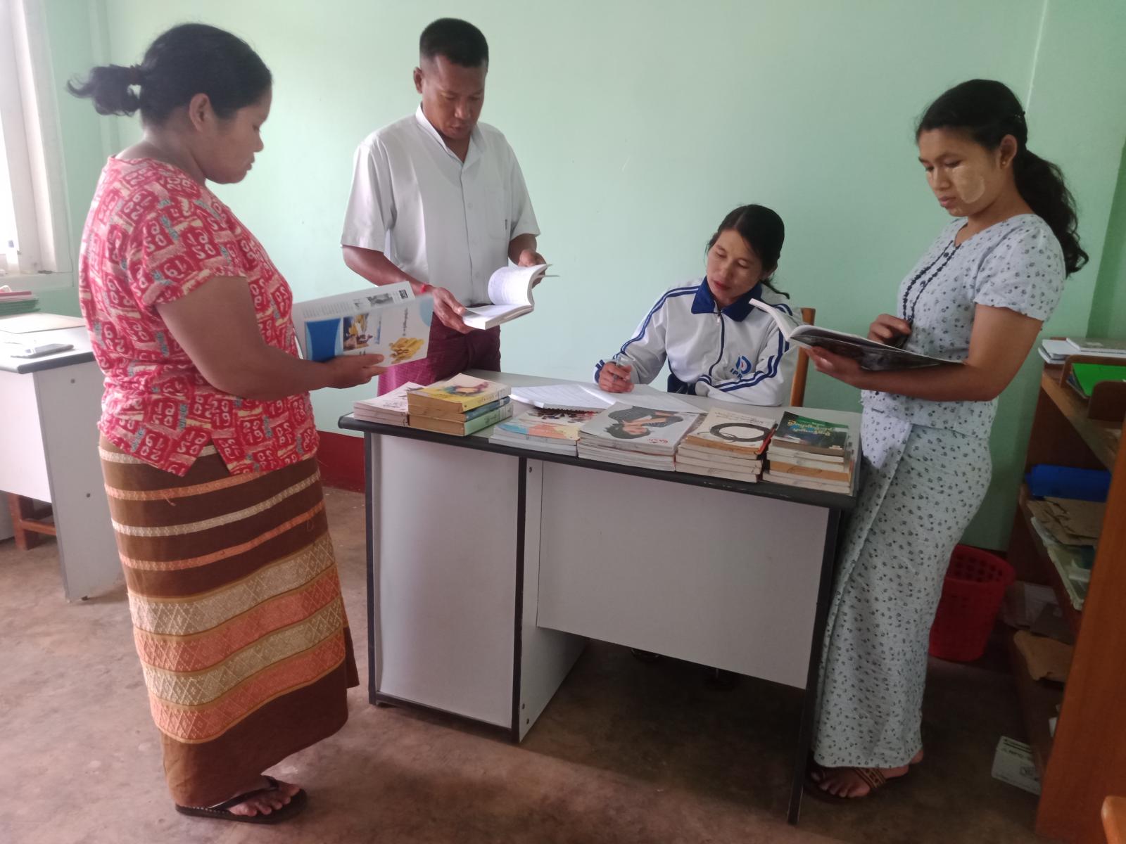 ကျေးသီးမြို့၌ Mobile Library စနစ်ဖြင့် စာအုပ်စာစောင်များ ငှားရမ်းခြင