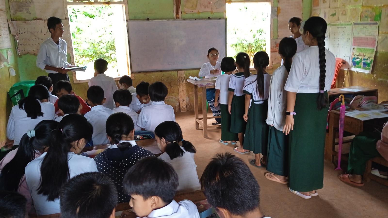 ခိုလမ်မြို့၊ အ မ က နောင်ပိန် ကျောင်း၌ Mobile Library စနစ်ဖြင့် စာအုပ
