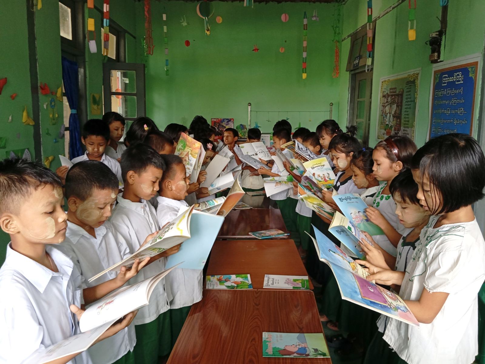 အင်္ဂပူမြို့ ပြန်ကြားရေးနှင့်ပြည့်သူ့ဆက်ဆံရေးဦးစီးဌာန၊ ကလေးစာဖတ်ခန်းတွင