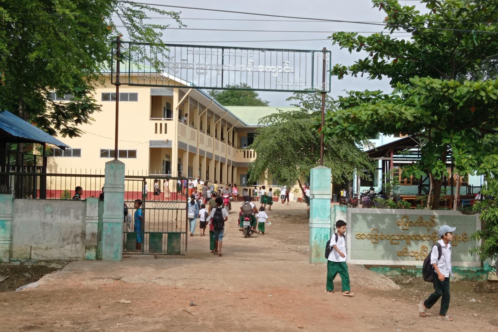 မင်းဘူး စကု မြို့နယ်တွင် ဧရာဝတီမြစ်ရေ စိုးရိမ်ရေအမှတ်အောက် ကျဆင်းနေပြီး