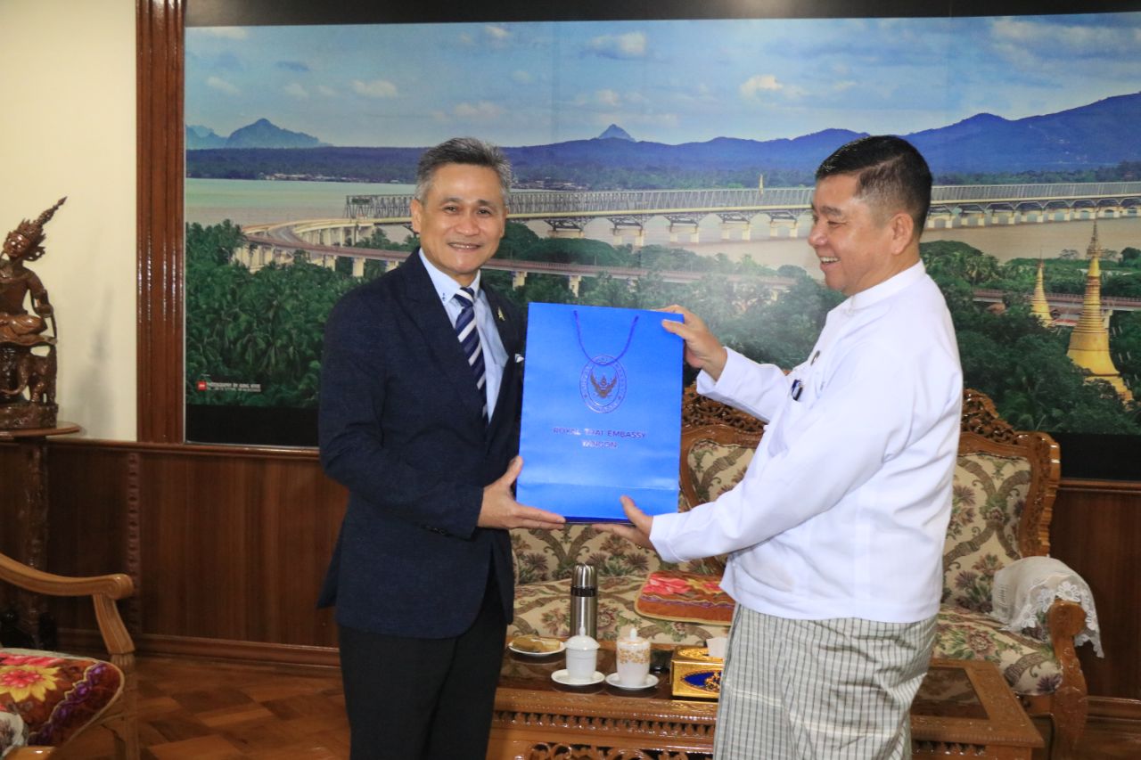 မွန်ပြည်နယ်ဝန်ကြီးချုပ် ဦးအောင်ကြည်သိန်း မြန်မာနိုင်ငံဆိုင်ရာ ထိုင်းနိုင်ငံသံအမတ်ကြီးအား လက်ခံတ