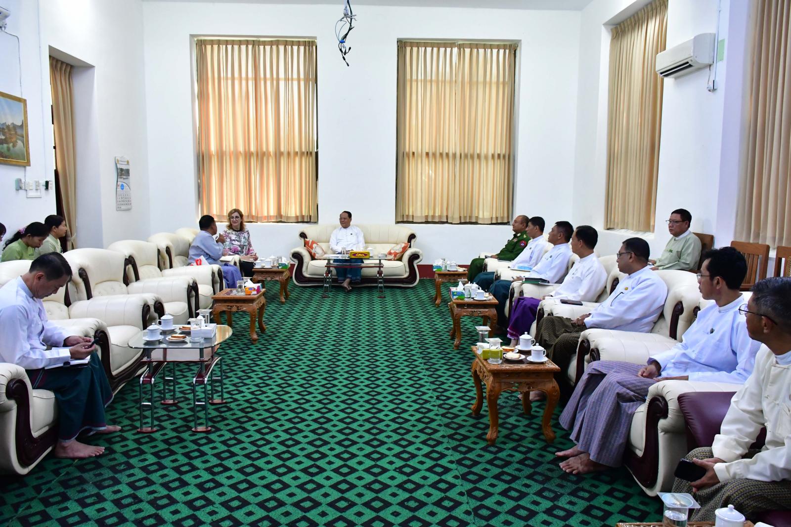 ကရင်ပြည်နယ်ဝန်ကြီးချုပ်ဦးစောမြင့်ဦး အပြည်ပြည်ဆိုင်ရာကြက်ခြေနီကော ...