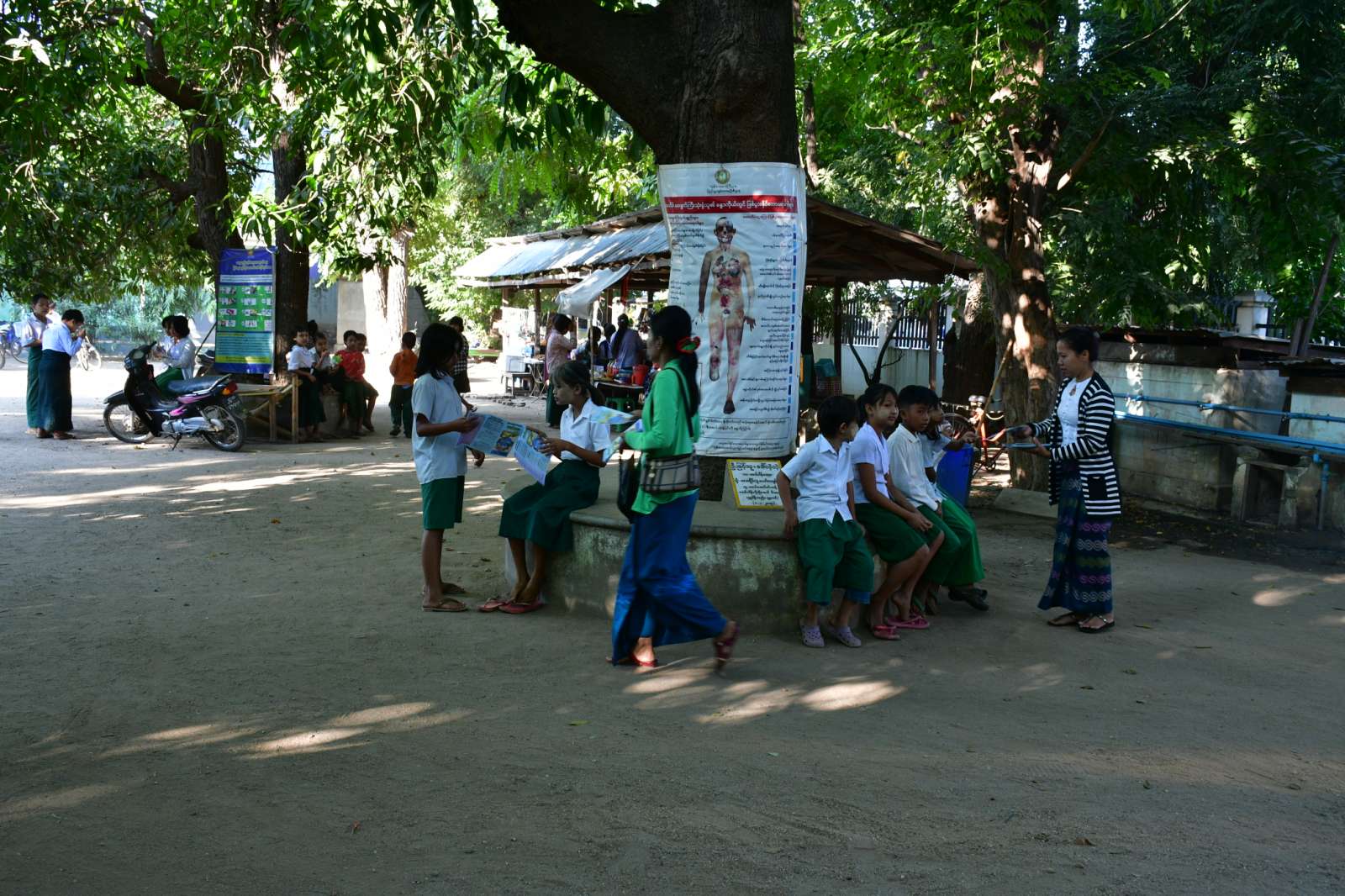 ၁၀၄ နှစ်မြောက် အမျိုးသားအောင်ပွဲနေ့ အထိမ်းအမှတ် သတင်းစကား လက်ကမ်းစာစောင် ဖြန့်ဝေ Information