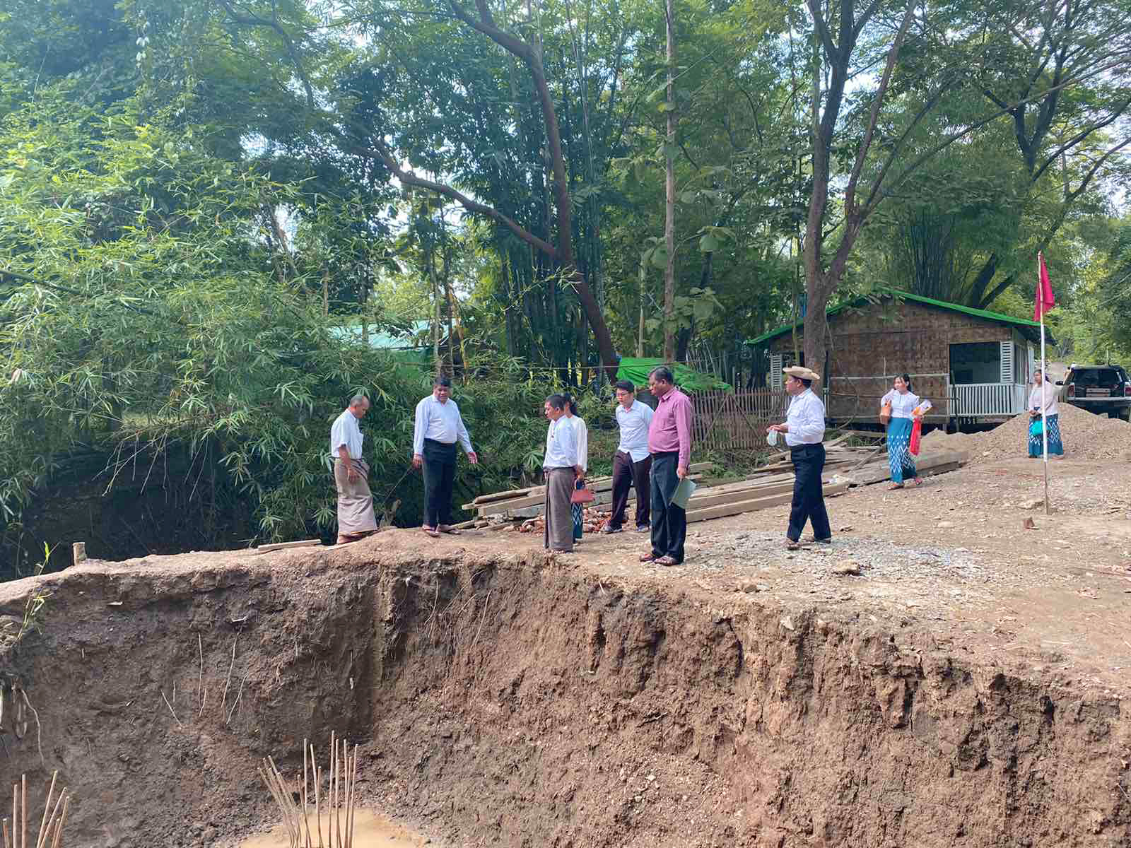 ကြံခင်းမြို့နယ် ကျေးလက်လမ်းဖွံ့ဖြိုးရေးဦးစီးဌာနမှ ၂၀၂၄ ၂၀၂၅ ဘဏ္ဍာနှစ်အတ