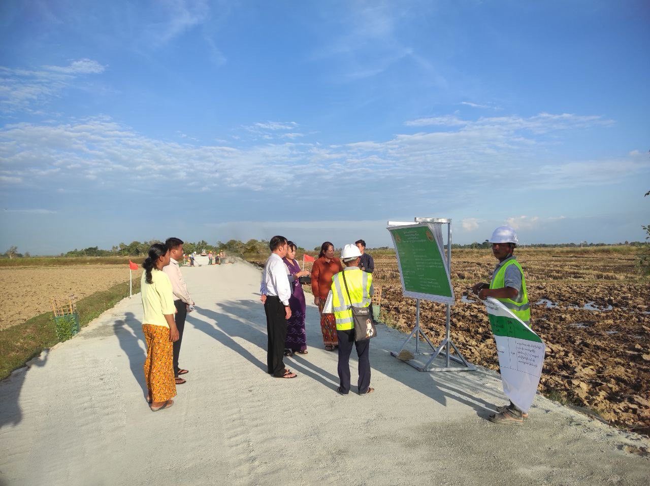 တောင်ငူခရိုင်အတွင်းရှိ ကျေးလက်လမ်းများဆောင်ရွက်မှု ကွင်းဆင်းစစ်ဆေး Information And Public