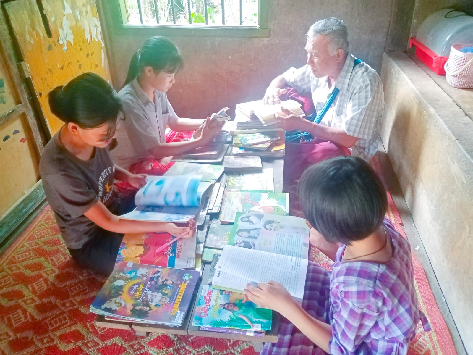လိပ်သိုမြို့၌ စာဖတ်ရှိန်မြှင့်တင်ရေး အမှတ် ၁ ရပ်ကွက်သို့ Mobile စနစ်ဖ