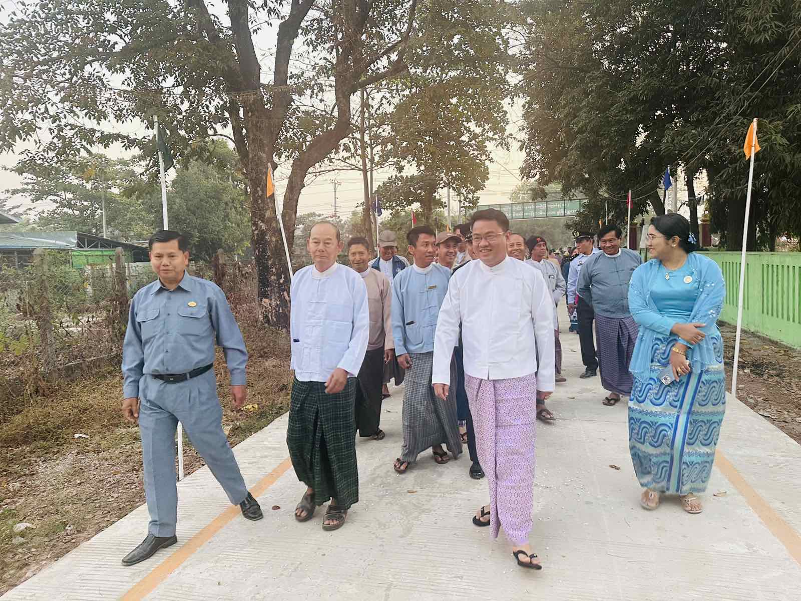 ရေတာရှည်မြို့၌ ၇၈ နှစ်မြောက် ပြည်ထောင်စုနေ့ကို ကြိုဆိုဂုဏ်ပြုသောအားဖြင့် ခရေလမ်းကွန်ကရစ်လမ်းသစ