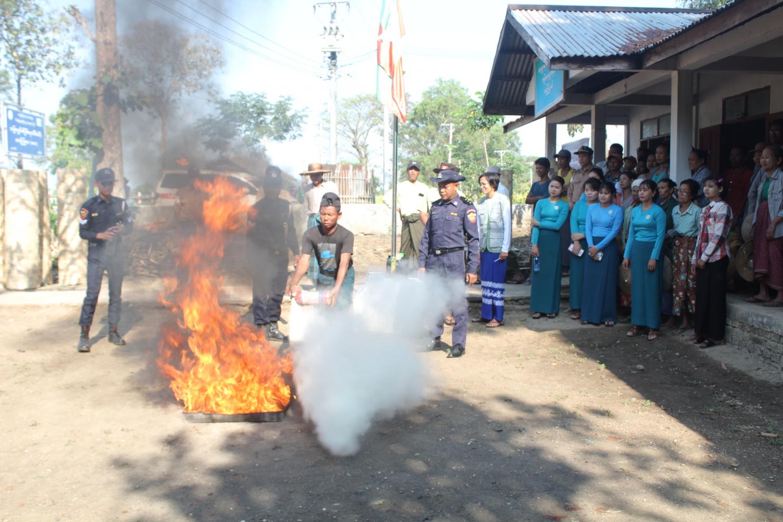 ဓနုဖြူမြို့နယ်၌ ရပ်ရွာအခြေပြု မီးဘေးလုံခြုံရေး အသိပညာပေးဟောပြောခြင်း